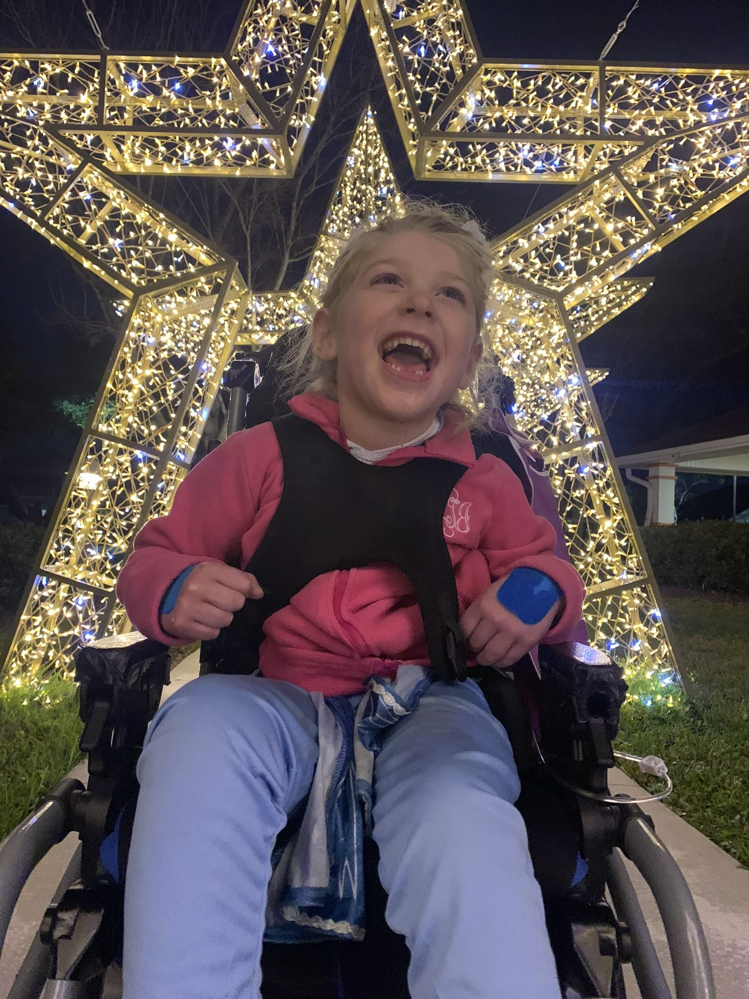 Sarah Bloom shares life-changing story; nonprofit surprises families ...